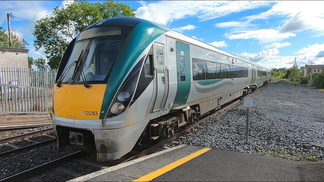 Irish Rail 22000 Class Intercity Train 22253 - Sallins & Naas Station ...