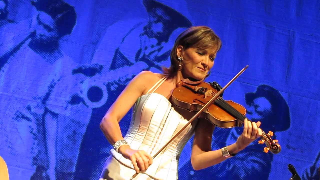 Katica Illenyi Violin & Swing de Gitanes Trio in Jerusalem 2014 - YouTube