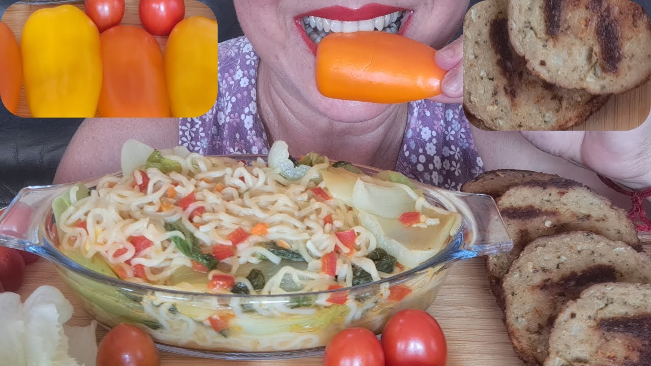 ASMR COMENDO MIOJO E FRIKADELLEN (Bolinho de carne suína) (ASMR EATING ...