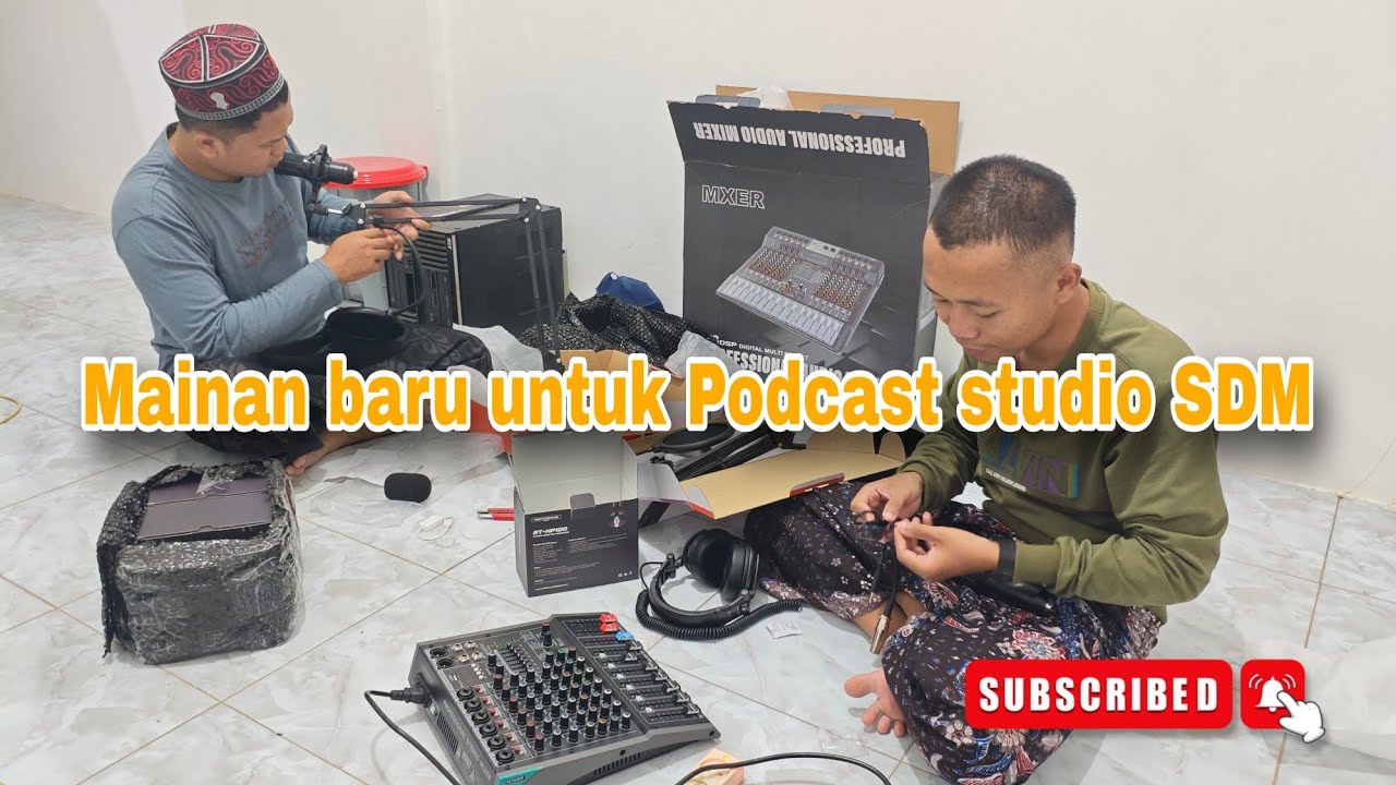 Unboxing alat Podcast baru untuk studio SDM - YouTube