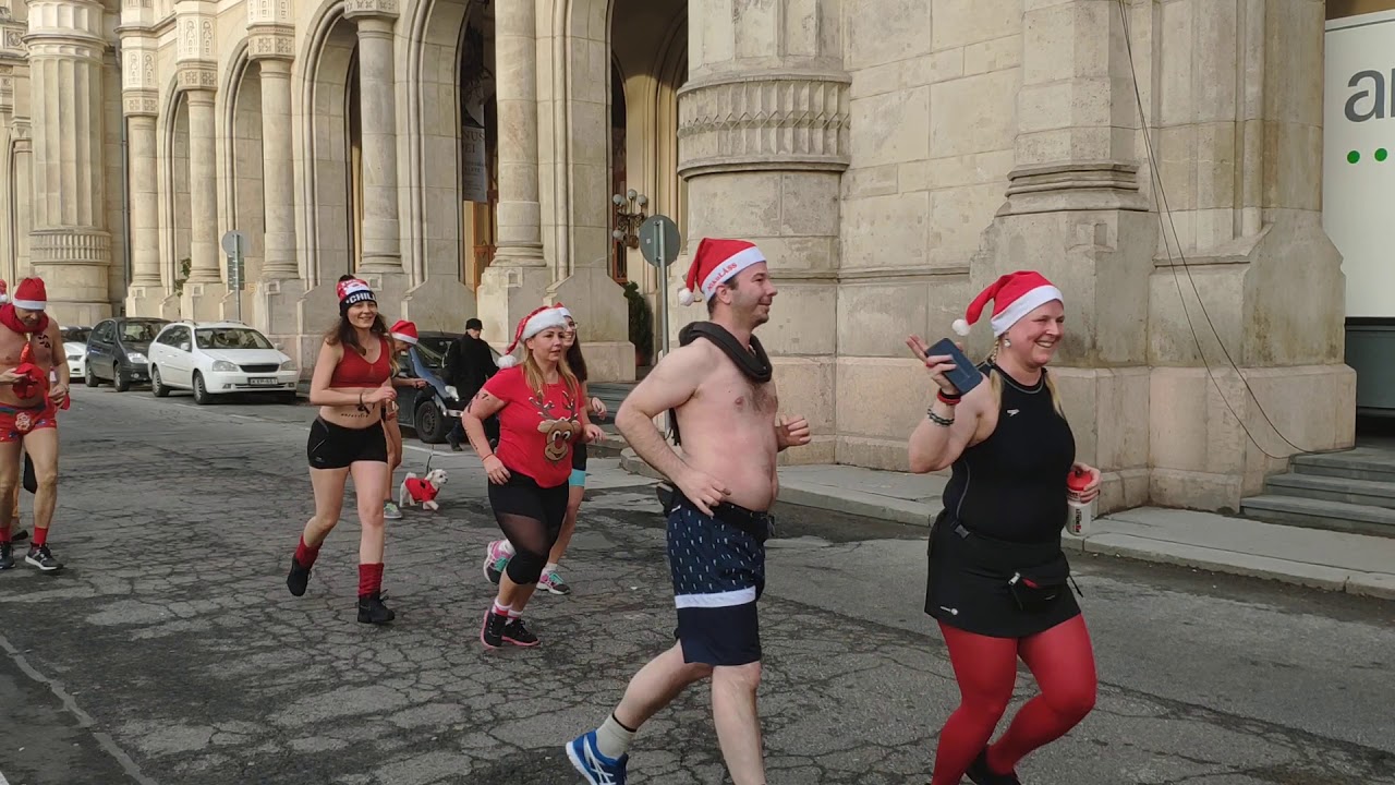 half-naked "Santa run" in Budapest 2019 - YouTube