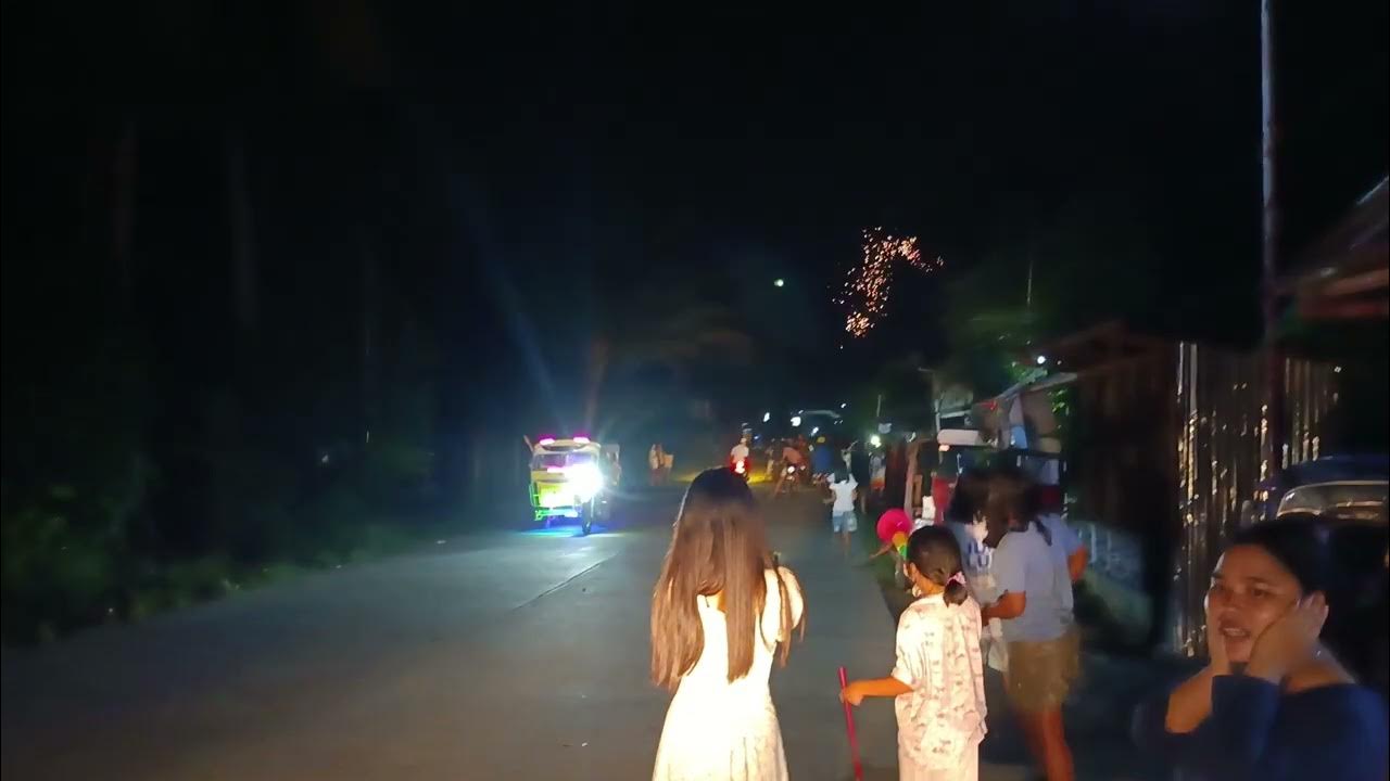 Ang pagsalubong Ng bagong taon - YouTube