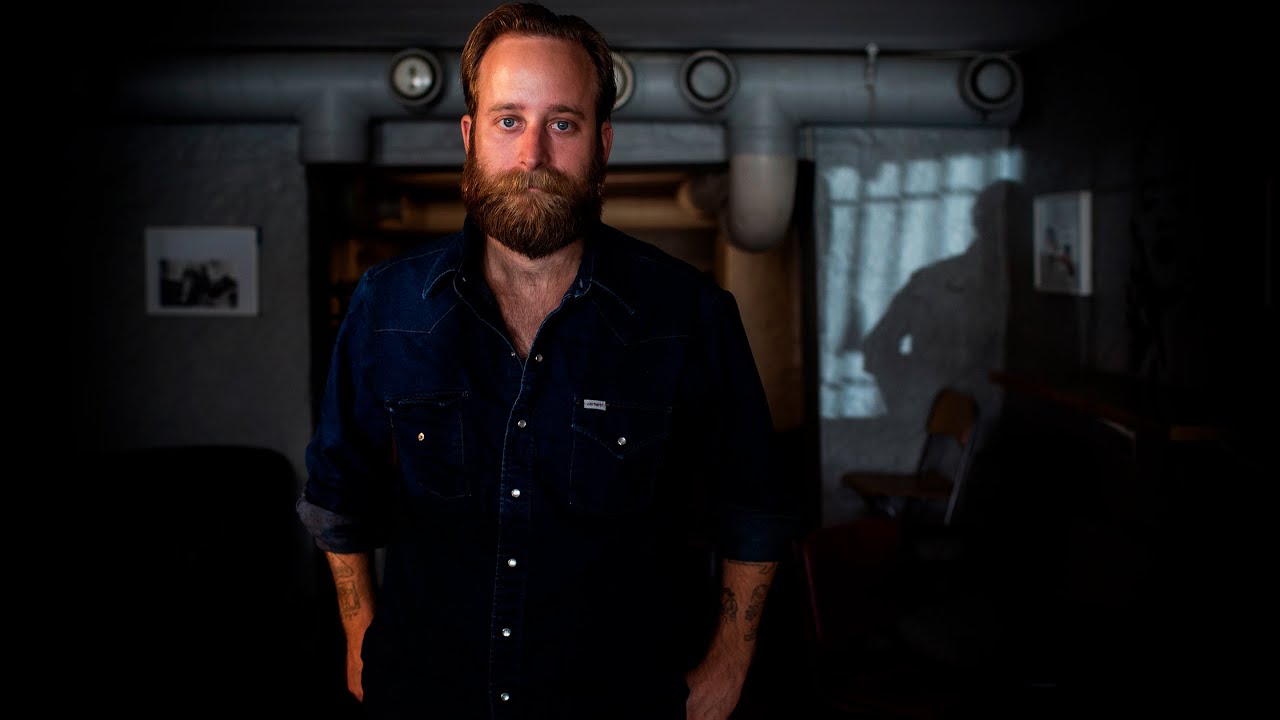 Jack Grelle plays "Santa Fe" backstage at Buckleys in Oslo. - YouTube