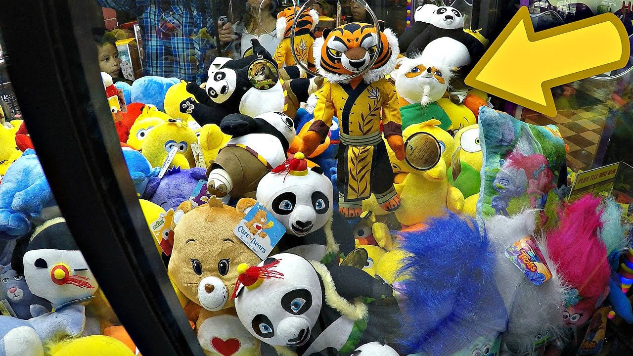 Claw Machine Crazy Fun! Winning Toy Plushie Prizes At Different Claw ...