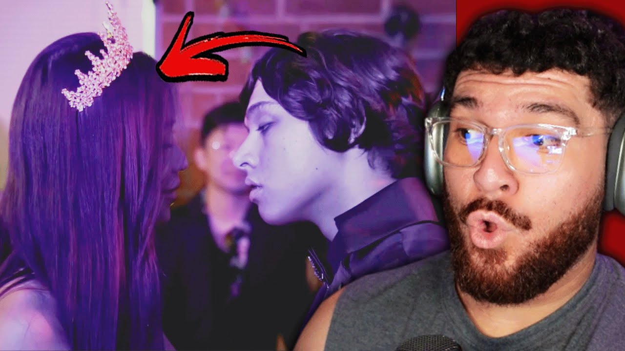 PROM QUEEN FALLS IN LOVE WITH EMO GUY?! - YouTube