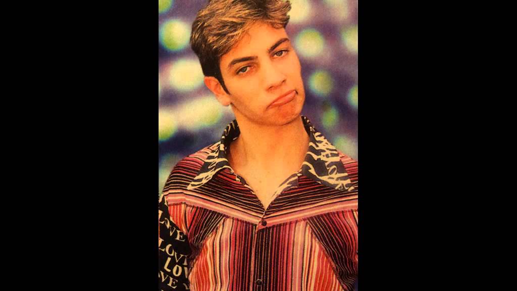 Grupo UFF - Cada recuerdo - YouTube