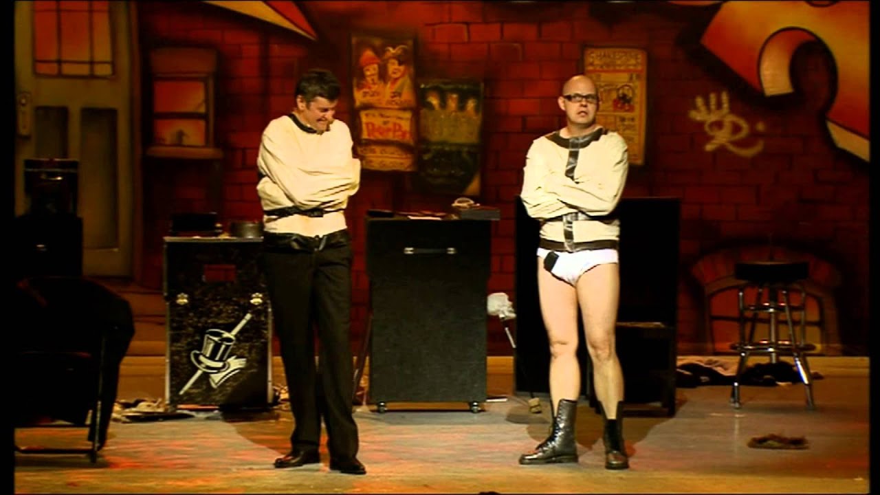 Joe Pasquale - Syncronised Straight Jacket Escape - YouTube
