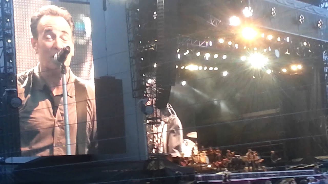 Born To Run - Bruce Springsteen, Kilkenny (Nowlan Park) - YouTube