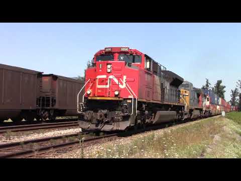 Noice meet and lashup! CP 8863 East, Meets CN 8896 West, At Matsqui Jct BC. - YouTube