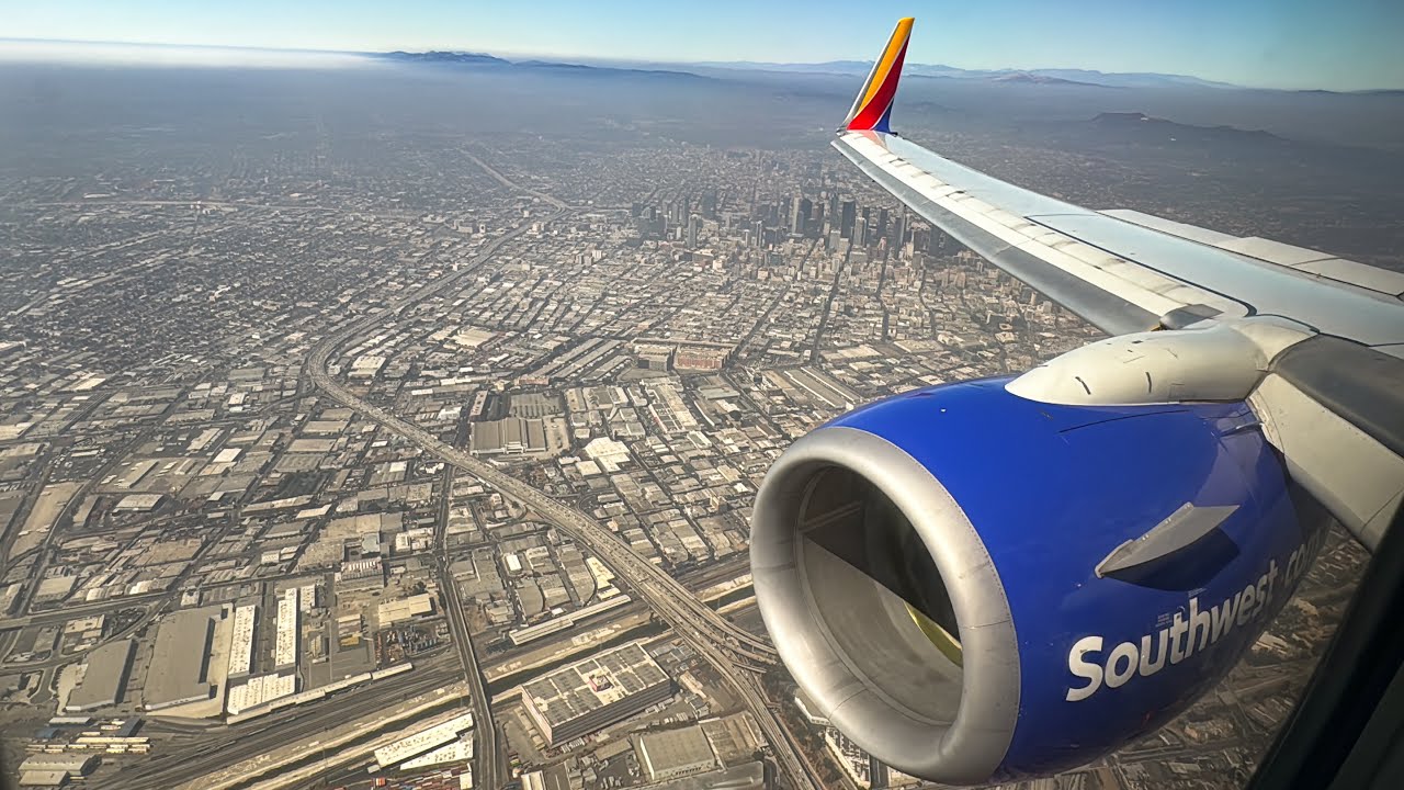 Southwest Airlines B737-700 landing in Los Angeles LAX runway 24R - YouTube