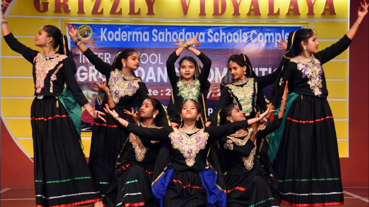 Dynamic Folk Dance Performance By Gs Public school in Grizzly Vidyalaya ...