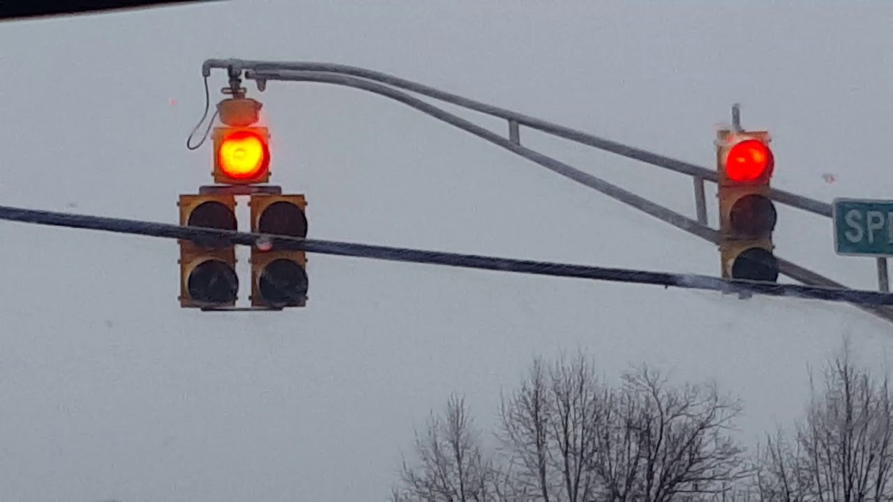 Incandescent TCT Traffic Lights - YouTube