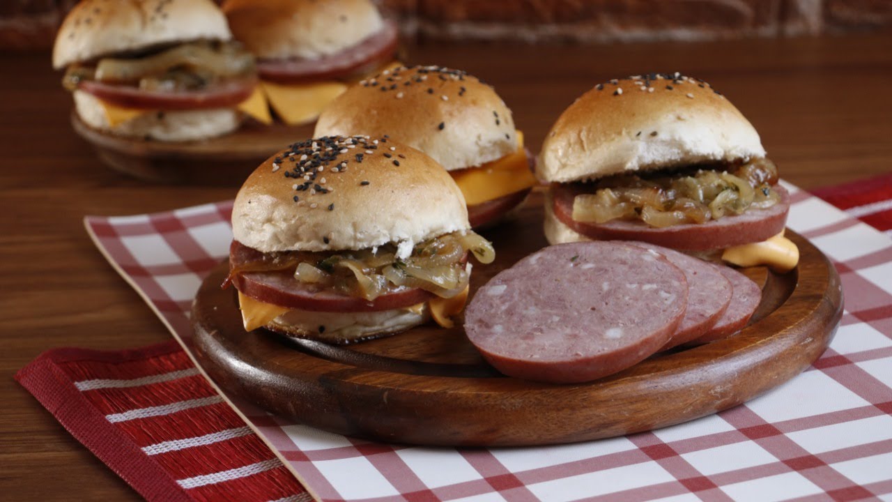 SÁNDWICH DE BALA DE CERVEZA Y QUESO CON CEBOLLA CARAMELIZADA+PIONONO ...