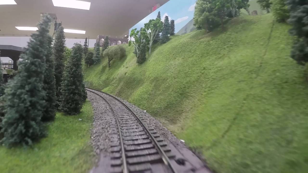 S-Gauge Custom Train Layout - Long Train Running - YouTube