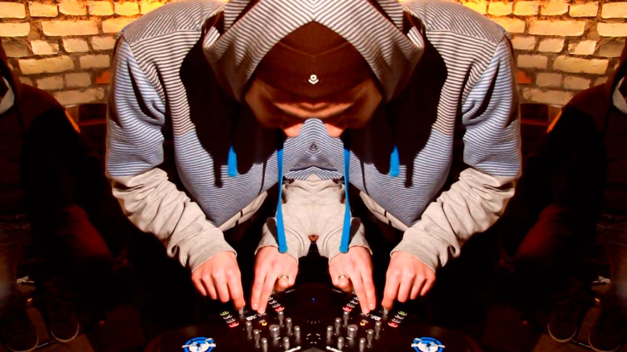 Dirty Deal Audio collective @ opening of exhibition 'Astrals' 21.11. ...