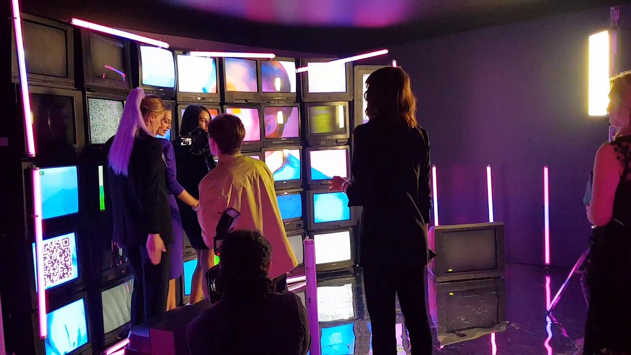 Фото-зона из телевизоров - PiWall - YouTube