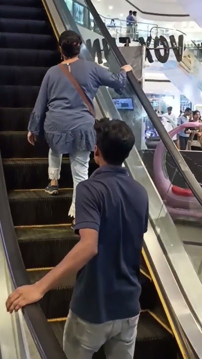 #shortvideo Akele bazar na Jaya karo ( Udit Narayan song ) - YouTube