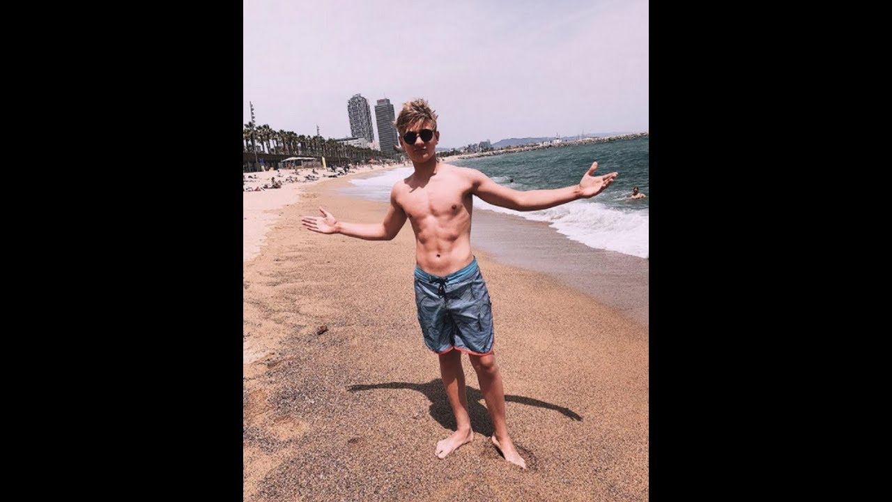 Thomas Kuc (shirtless) / 27 May 2018 - YouTube