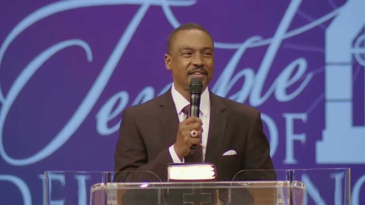 30 second moment of silence for Lady Louise Patterson and Bishop ...