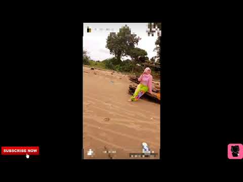 Salinan dari Cewe Jilbab maenan jagung