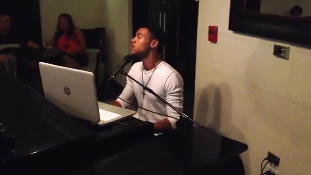 Alix Cage in the Piano bar at Sandals Barbados - YouTube