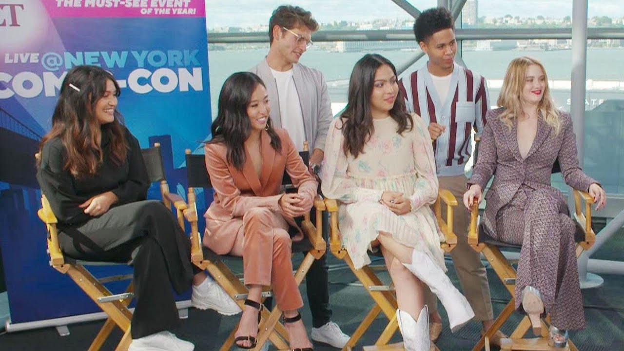 Marvel's Runaways Cast | New York Comic Con 2019 (Full Interview) - YouTube