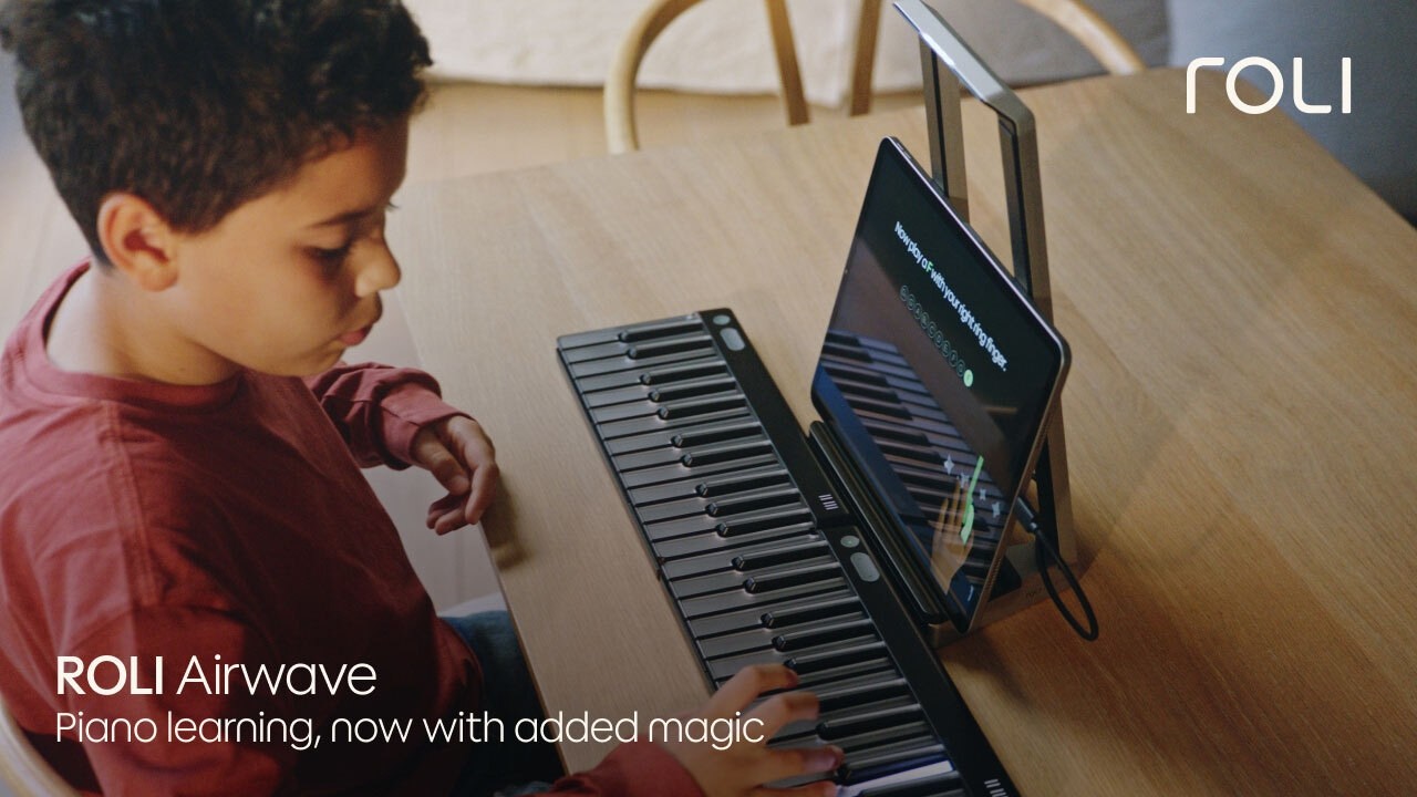 Roli Airwave fungerar som en pianolärare. Men även som ett instrument ...
