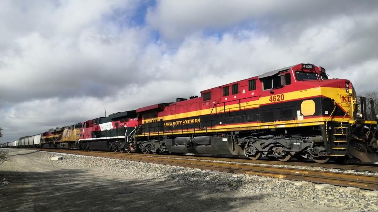 KCS y FXE juntos en México. KCS 4620 AC4400CW, FXE 4621, UP 5436 y KCSM 4871 ES44AC al norte ...