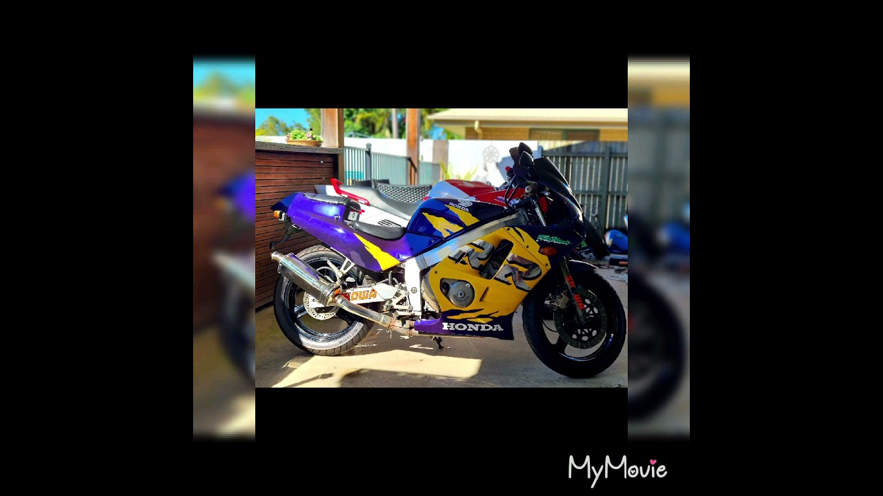 Honda Cbr250r mc19 1989 Delkevic Exhaust - YouTube