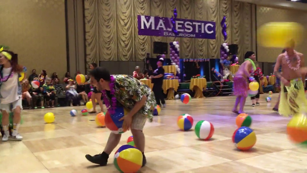 Playing With Beach Balls on Tropical Night Saturday at VDE 2018 - YouTube