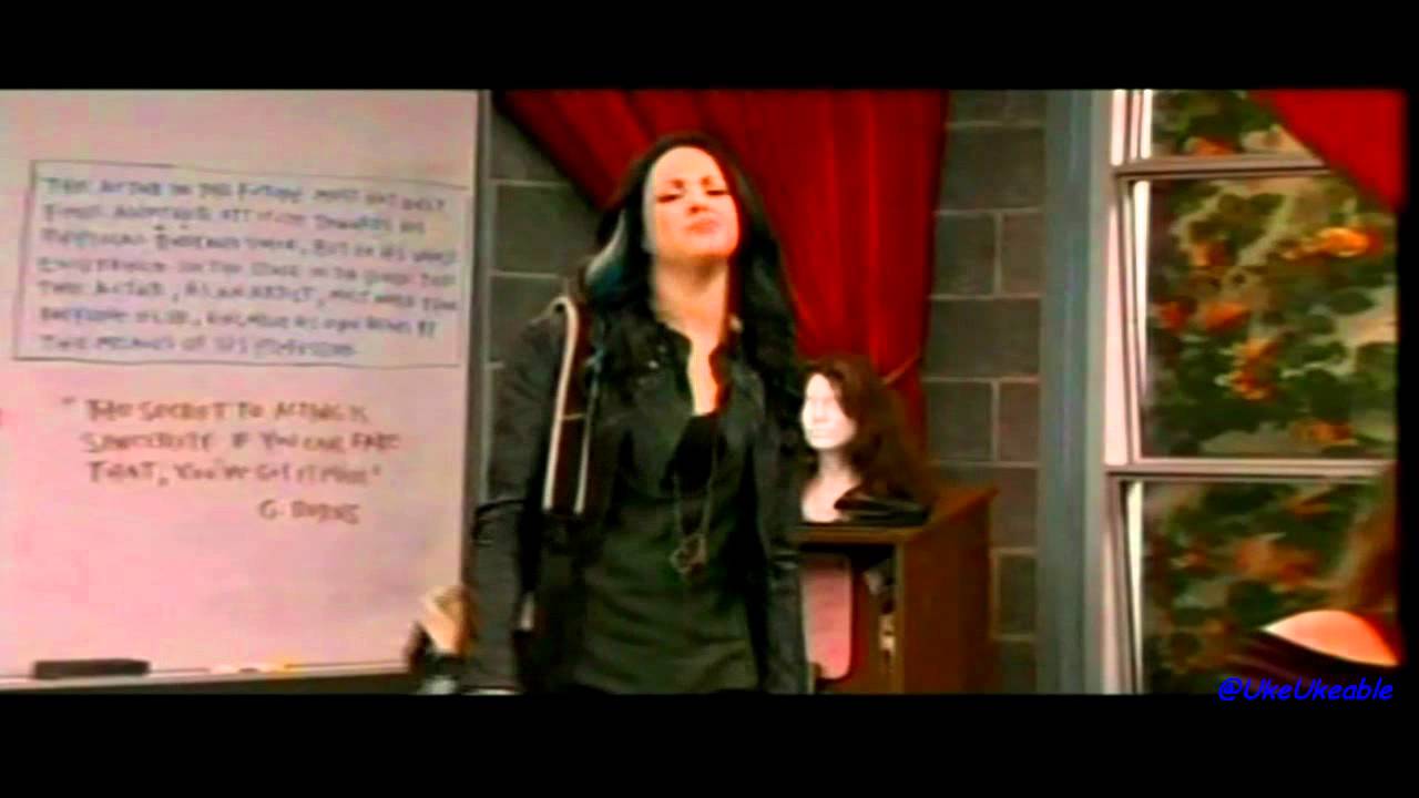 (HQ) Victorious - "Tori Gets Stuck" Official Promo - YouTube
