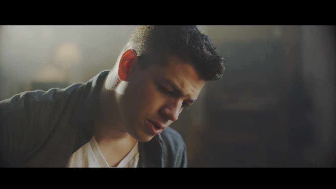 Airwaves- Mitchel Dae (Official Video) - YouTube