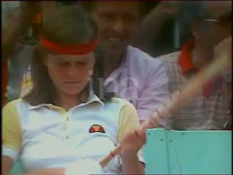 1981 French Open Finals : Hana Mandlikova d. Sylvia Hanika (full match ...