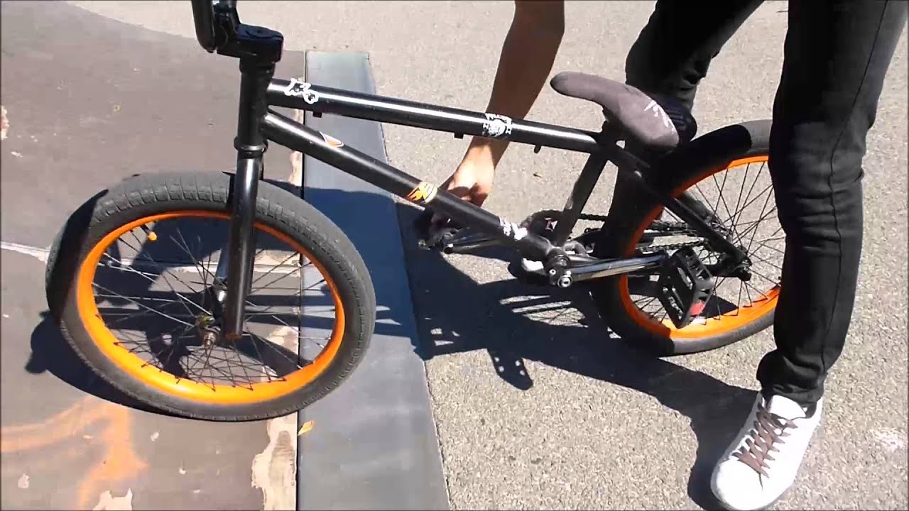 TUTO#5 Comment faire un Fakie roll back en Bmx (FR) (1080p) - YouTube