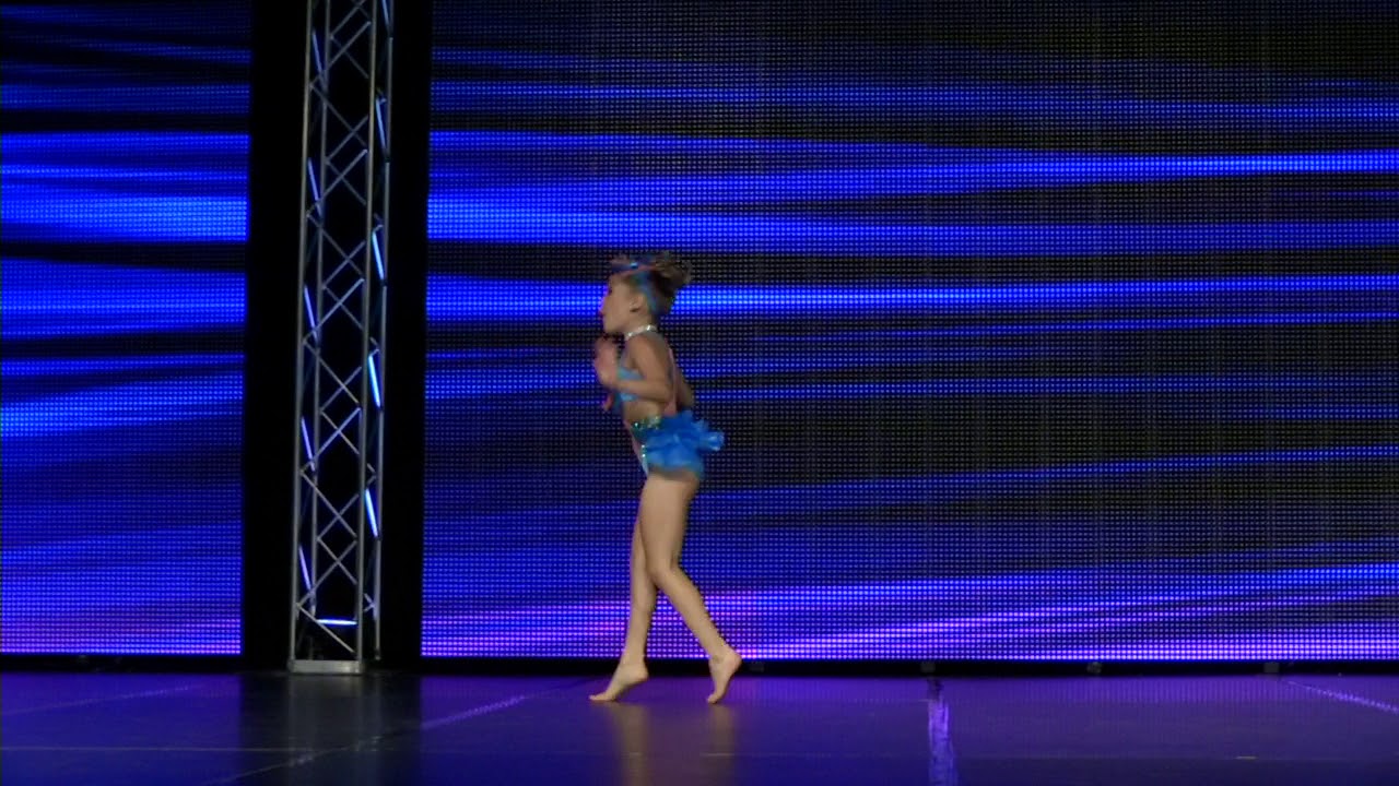Haylie Alivia King (age 8) performing "Little Me" - Showstopper ...