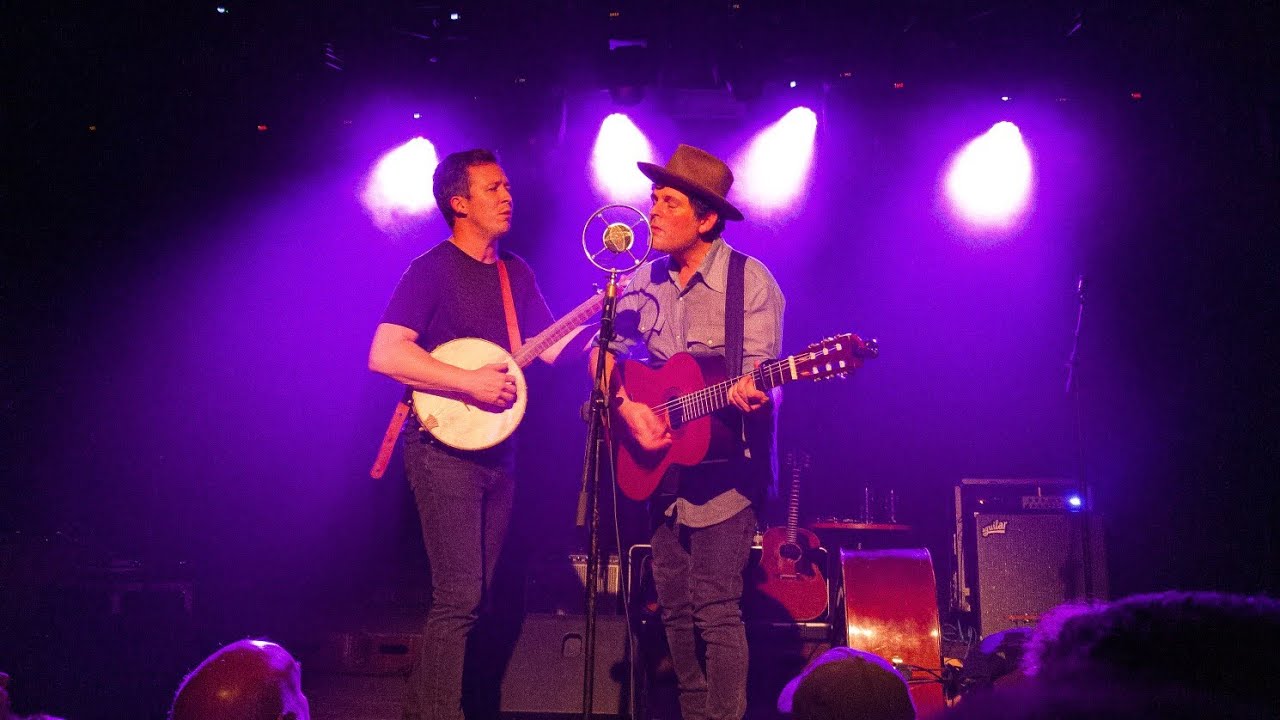 Gregory Alan Isakov - The Stable Song live Barcelona 2022 - YouTube