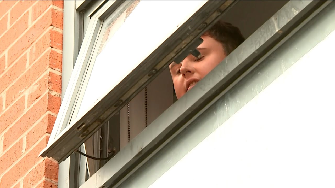 'It's a bit unnerving' - Stuck students speak out through windows - YouTube