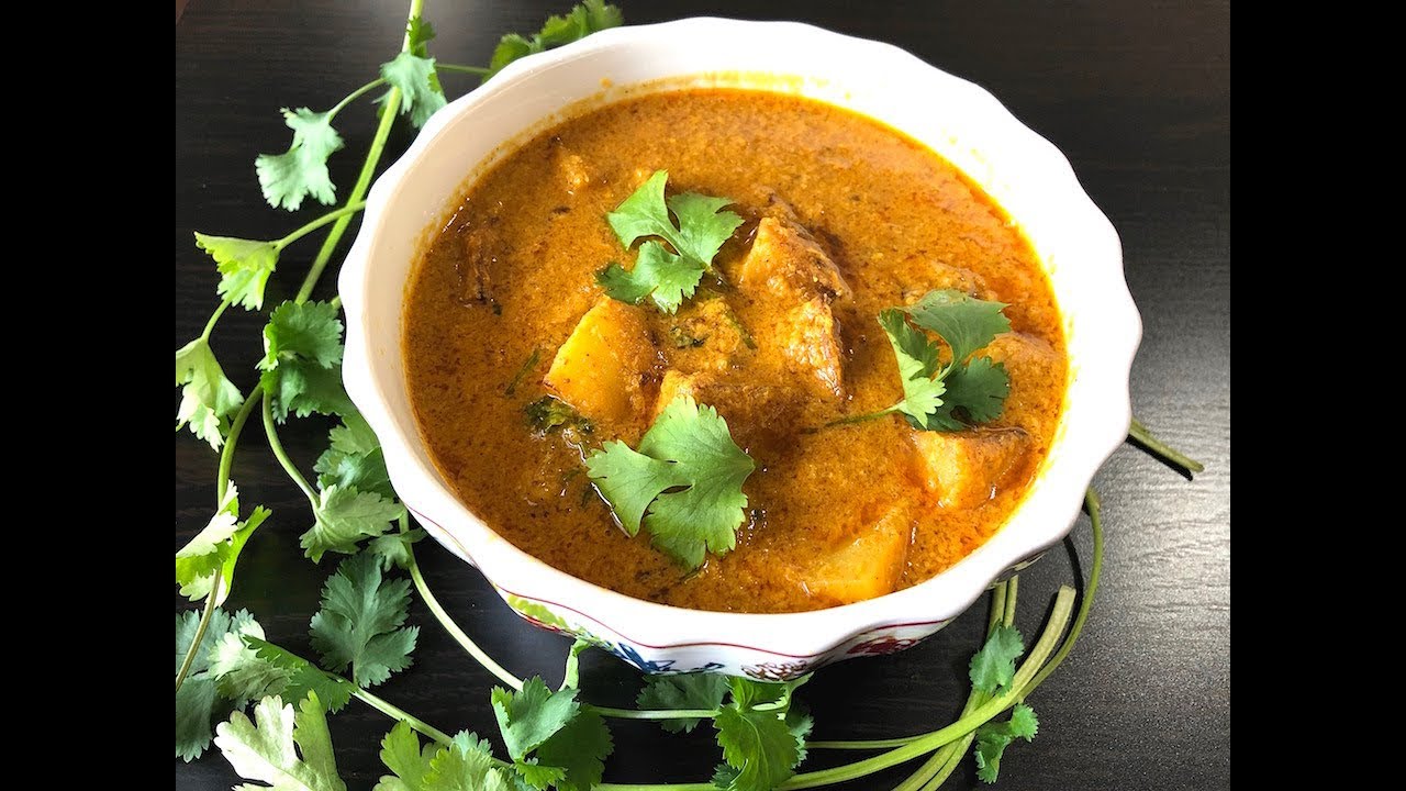 How to make Aloo Kurma | Hyderabadi Style Aloo Korma | Easy Potato ...