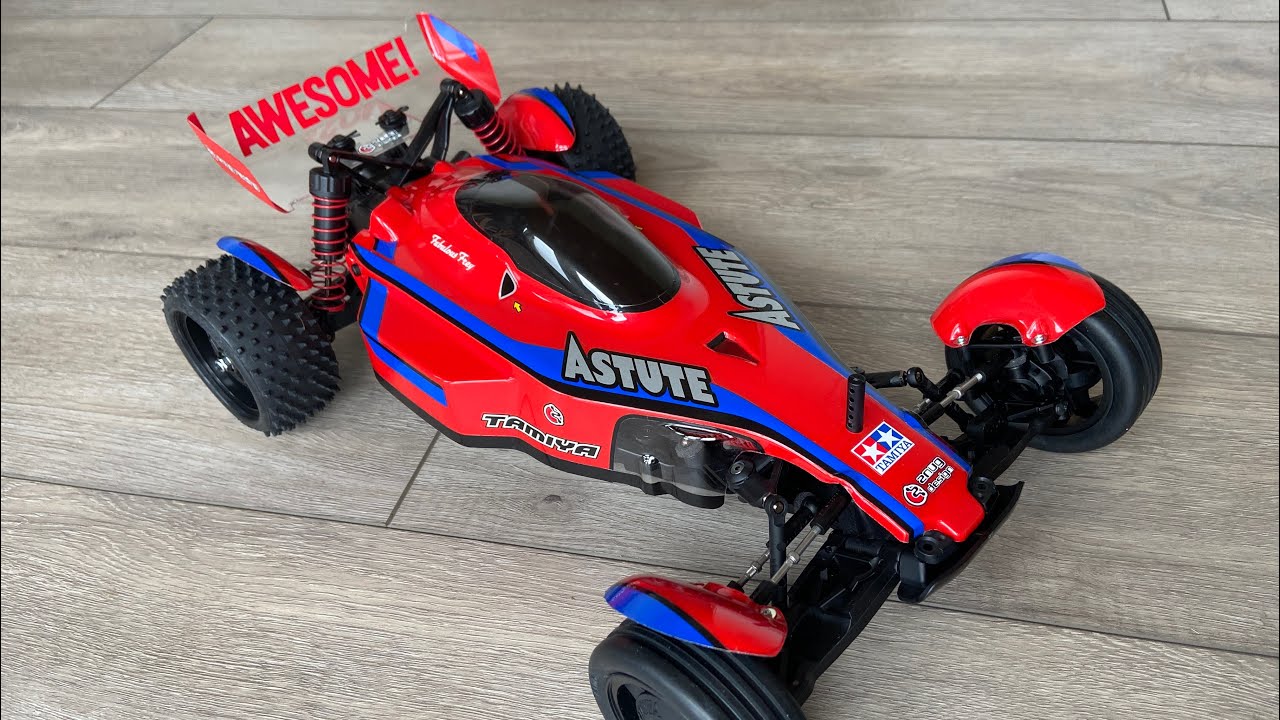 Tamiya Astute 2022 TD2 on the track at TMCC - YouTube