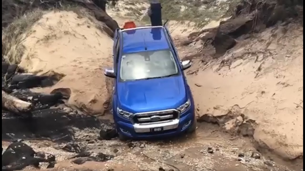 Stock 2018 Ford Ranger PX2 4x4 Penetrates Ngkala Rocks Fraser island ...