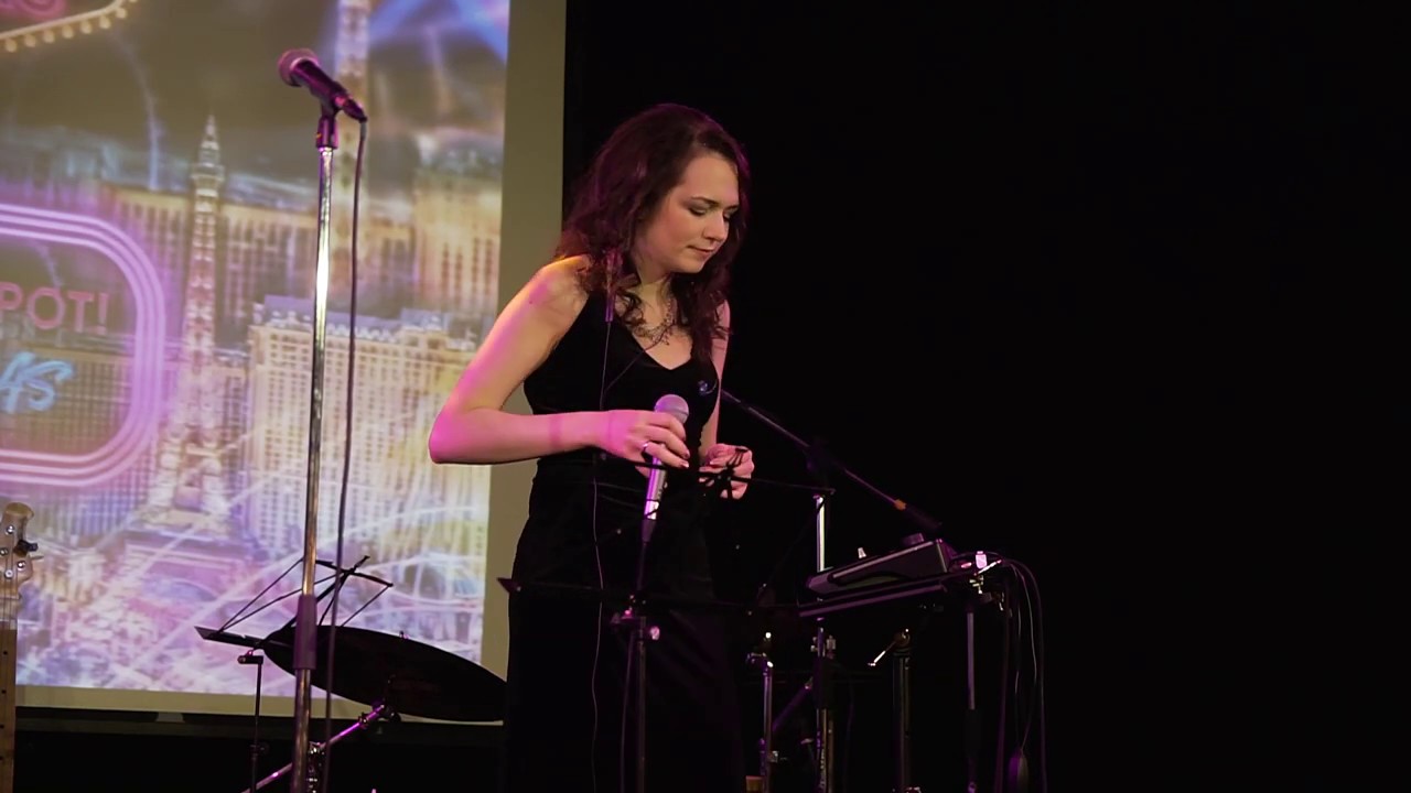 Sonya Singleton - Knocking On Heaven's Door (Live) - YouTube