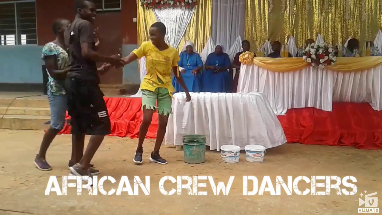 The African crew dancers amazing show - YouTube