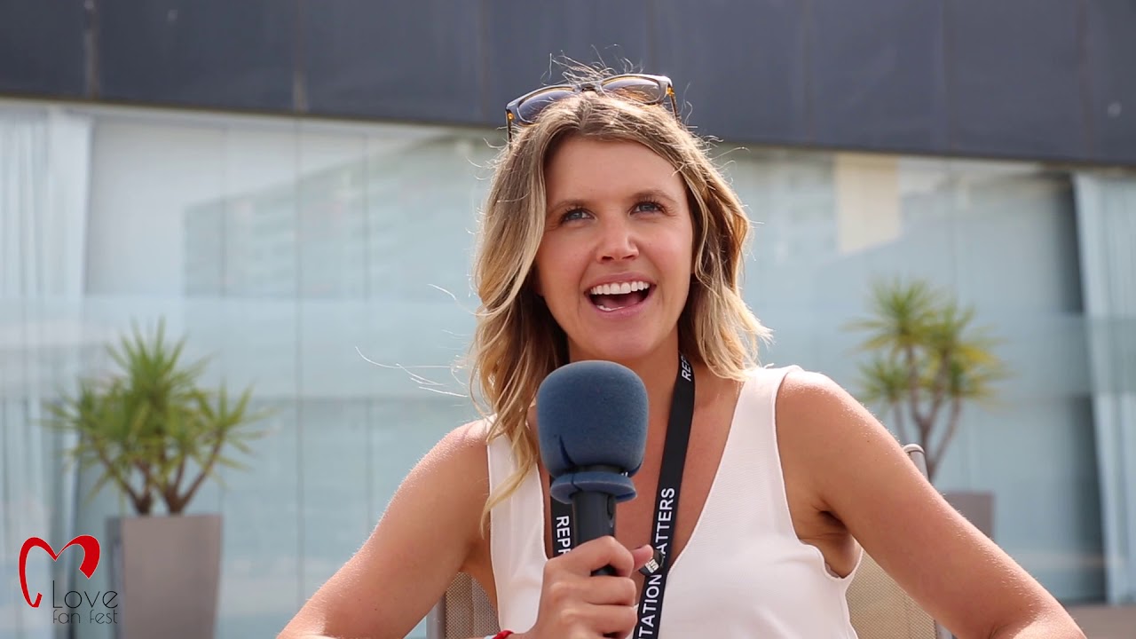 Gaby Christian - LOVE Fan Fest 2018 - YouTube