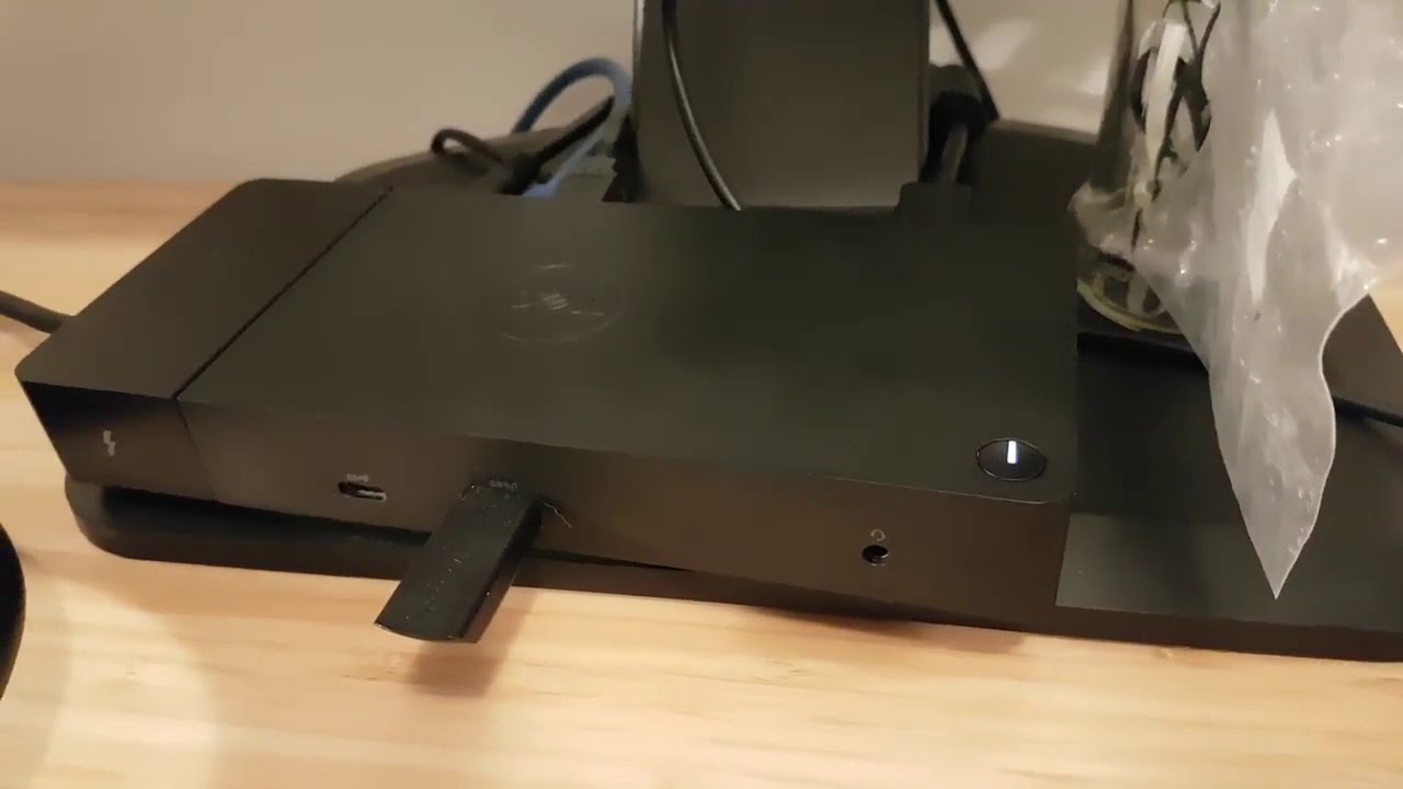 Dell WD19TB Dock - Erratic fan speed - YouTube