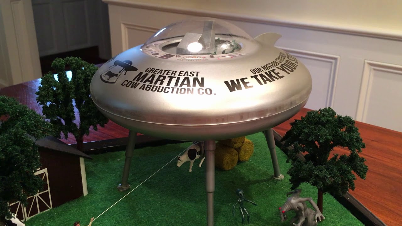 Menards O Scale UFO Scene - YouTube