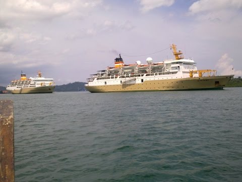 Pelni Ship KM Sirimau Berlayar dari Kupang hingga Merauke 2015 - YouTube