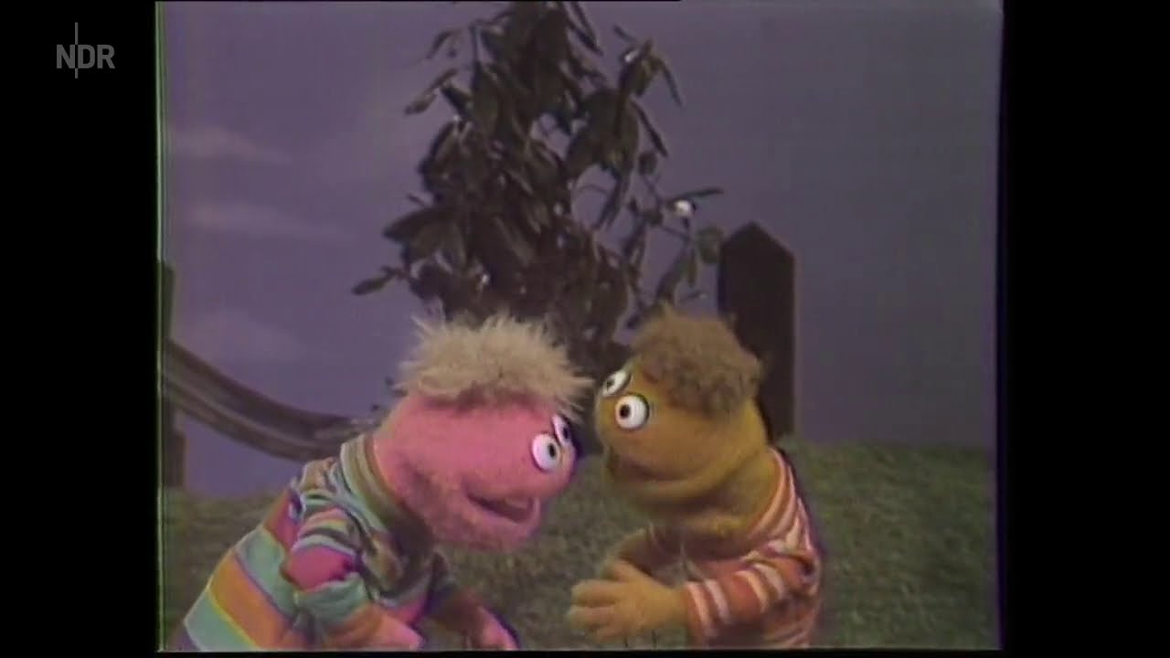 Super Grover - Apple Fight (German dub) - YouTube