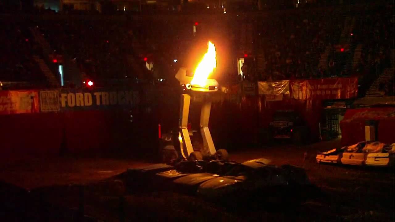 Monster Jam transformers in Portland, Oregon - YouTube