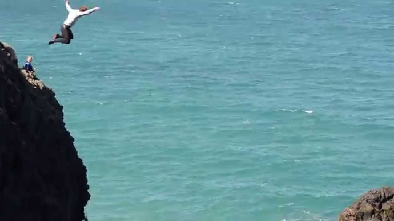 Huge Cliff Jump at New Zealand Beach - YouTube