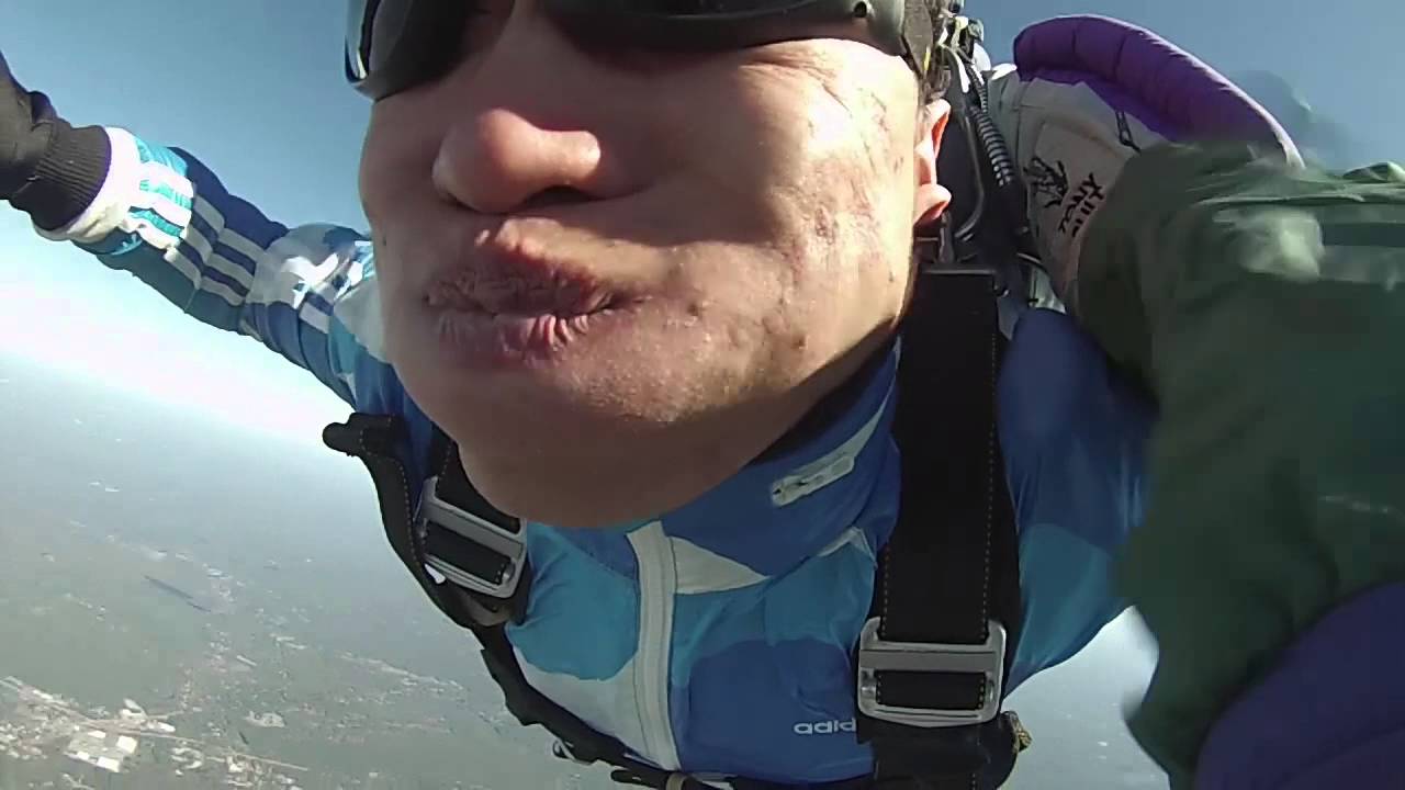 Fanyu Meng Skydiving - YouTube